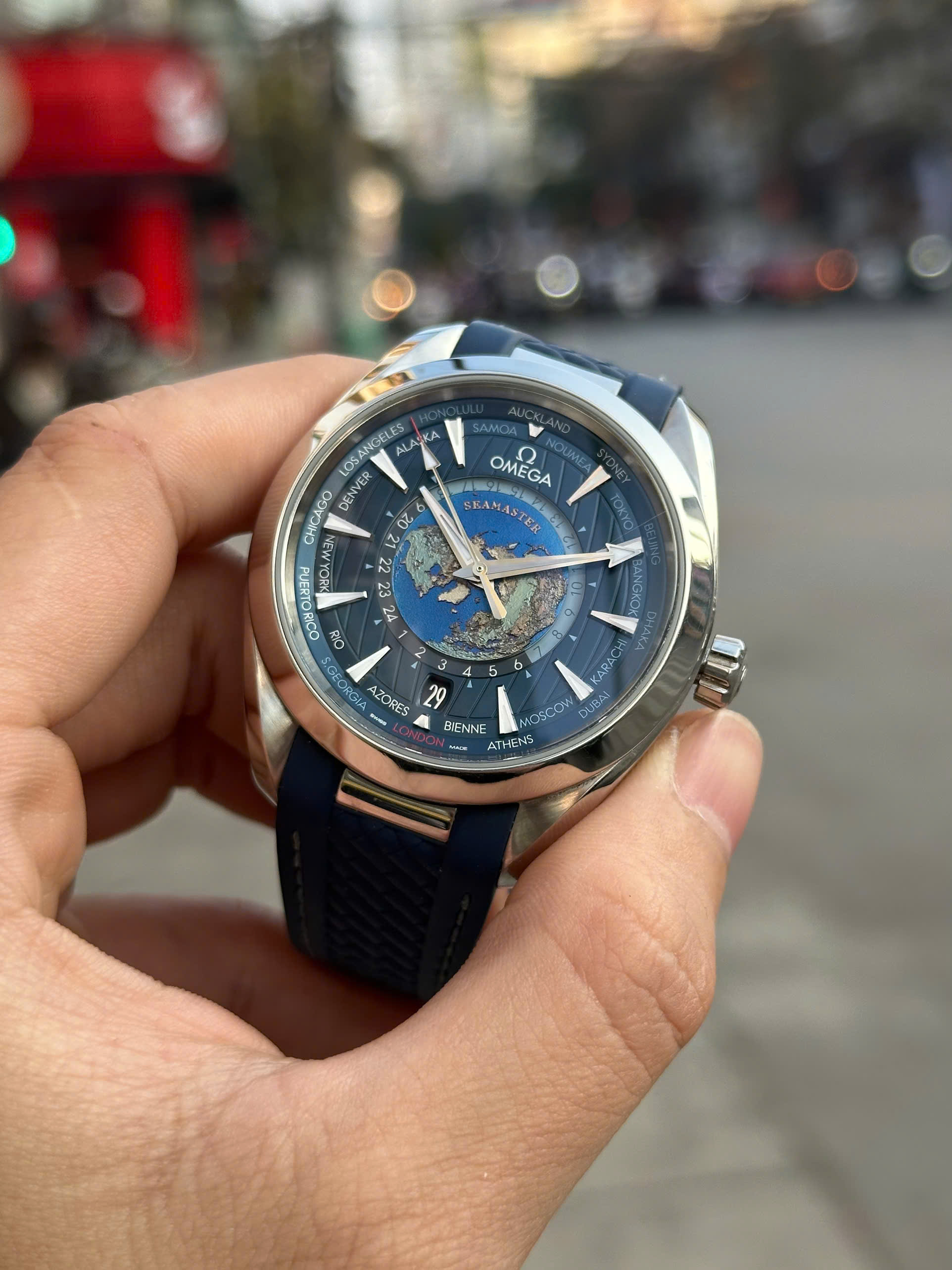 Omega Aqua Terra Worldtimer 220.12.43.22.03.001 – Master Chronometer ...